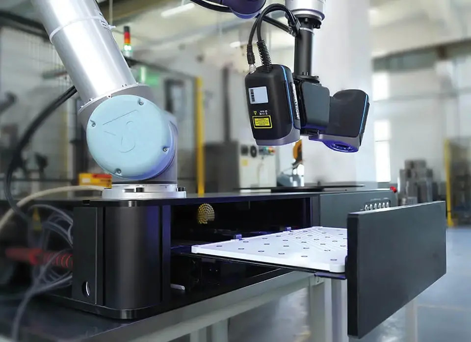 Otomatik 3D Ölçüm İstasyonu Olarak 3D Tarayıcılı UR5 Universal Robots Cobot